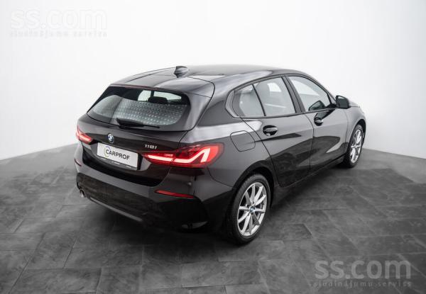 Black BMW 118 2020 in Tallinn, with an engine capacity of 1.50 L and mileage of 88 thousand km for 17999 €, photo 4 on AUTOMOTO.COM.LV
