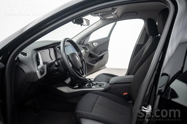 Черный БМВ 118 2020 в Таллин, объемом двигателя 1.50 л и пробегом 88 тыс. км за 15999 €, фото 7 на AUTOMOTO.COM.LV