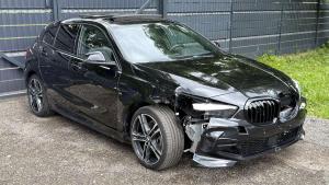 Black BMW 118 2020 in Jonava, with an engine capacity of 2.00 L and mileage of 90 thousand km for 13700 €, photo 8 on AUTOMOTO.COM.LV