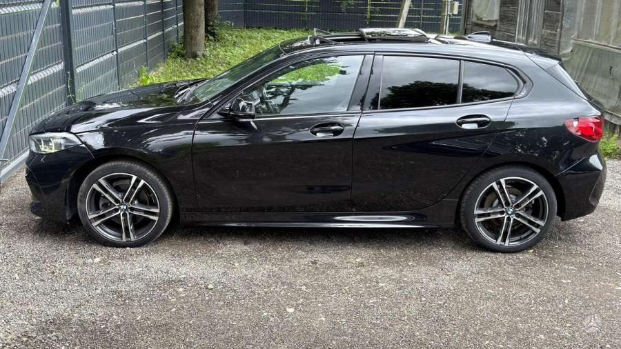 Melns BMW 118 2020 Jonava, ar dzinēja tilpumu 2.00 L un nobraukumu 92 tūkst. km par 13500 €, foto 1 vietnē AUTOMOTO.COM.LV
