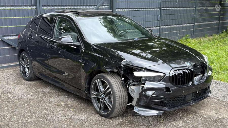Melns BMW 118 2020 Jonava, ar dzinēja tilpumu 2.00 L un nobraukumu 92 tūkst. km par 13500 €, foto 15 vietnē AUTOMOTO.COM.LV