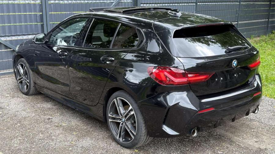 Melns BMW 118 2020 Jonava, ar dzinēja tilpumu 2.00 L un nobraukumu 90 tūkst. km par 13400 €, foto 12 vietnē AUTOMOTO.COM.LV