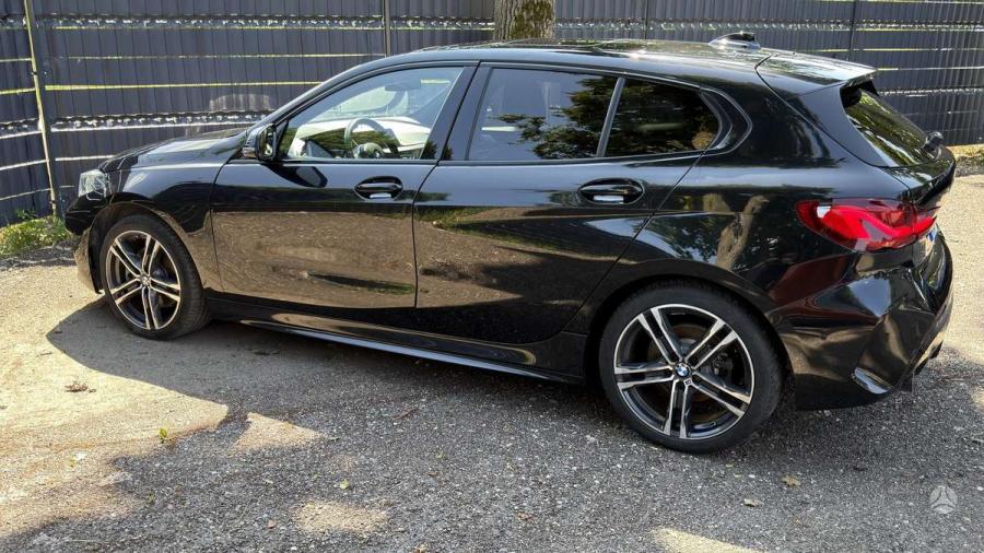 Melns BMW 118 2020 Jonava, ar dzinēja tilpumu 2.00 L un nobraukumu 92 tūkst. km par 13000 €, foto 4 vietnē AUTOMOTO.COM.LV
