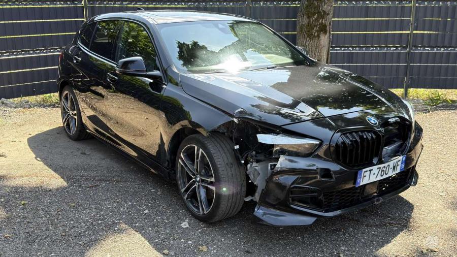 Melns BMW 118 2020 Jonava, ar dzinēja tilpumu 2.00 L un nobraukumu 92 tūkst. km par 13000 €, foto 14 vietnē AUTOMOTO.COM.LV