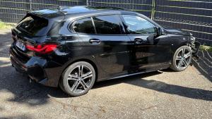 Melns BMW 118 2020 Jonava, ar dzinēja tilpumu 2.00 L un nobraukumu 92 tūkst. km par 12900 €, foto 13 vietnē AUTOMOTO.COM.LV