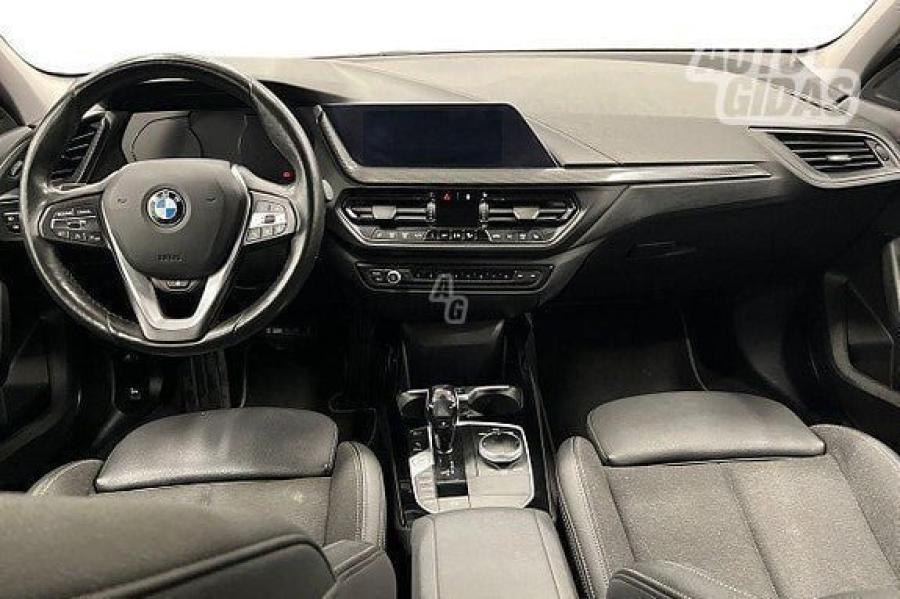 Melns BMW 118 2021 Kauņa, ar dzinēja tilpumu 0.00 L un nobraukumu 92 tūkst. km par 23410 €, foto 11 vietnē AUTOMOTO.COM.LV