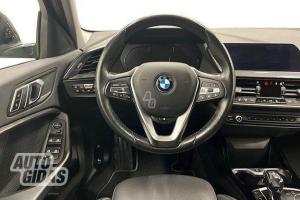 Melns BMW 118 2021 Kauņa, ar dzinēja tilpumu 0.00 L un nobraukumu 92 tūkst. km par 23410 €, foto 12 vietnē AUTOMOTO.COM.LV