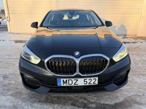 Black BMW 118 2022 in Vilnius, with an engine capacity of 1.50 L and mileage of 195 thousand km for 12950 €, photo 2 on AUTOMOTO.COM.LV