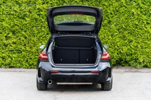 Black BMW 118 2023 in Riga, with an engine capacity of 1.50 L and mileage of 38 thousand km for 21750 €, photo 8 on AUTOMOTO.COM.LV