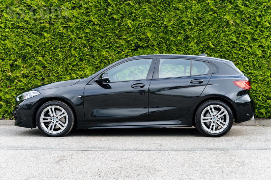 Black BMW 118 2023 in Riga, with an engine capacity of 1.50 L and mileage of 38 thousand km for 21750 €, photo 10 on AUTOMOTO.COM.LV