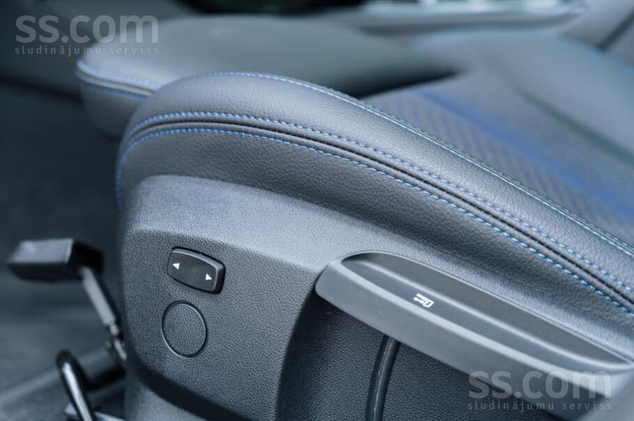 Black BMW 118 2023 in Riga, with an engine capacity of 1.50 L and mileage of 38 thousand km for 21750 €, photo 13 on AUTOMOTO.COM.LV