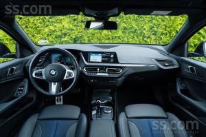 Black BMW 118 2023 in Riga, with an engine capacity of 1.50 L and mileage of 38 thousand km for 21750 €, photo 17 on AUTOMOTO.COM.LV