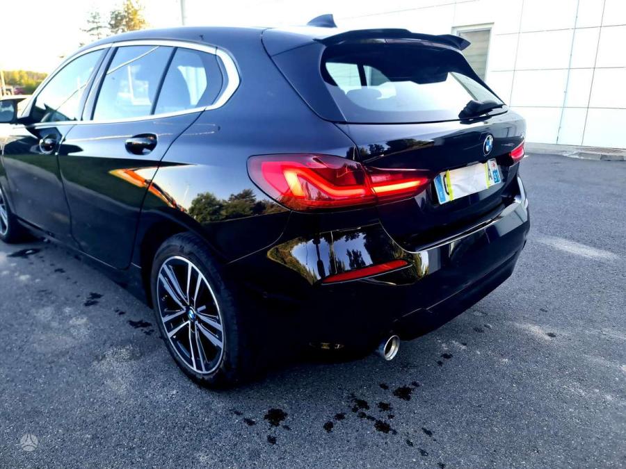 Black BMW 118 2024 in Vilnius, with an engine capacity of 1.50 L and mileage of 32 thousand km for 15600 €, photo 5 on AUTOMOTO.COM.LV