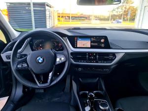 Black BMW 118 2024 in Vilnius, with an engine capacity of 1.50 L and mileage of 32 thousand km for 15600 €, photo 11 on AUTOMOTO.COM.LV