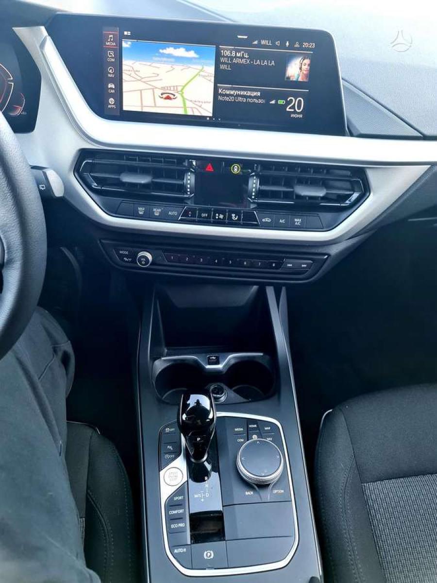Black BMW 118 2024 in Vilnius, with an engine capacity of 1.50 L and mileage of 32 thousand km for 15600 €, photo 13 on AUTOMOTO.COM.LV