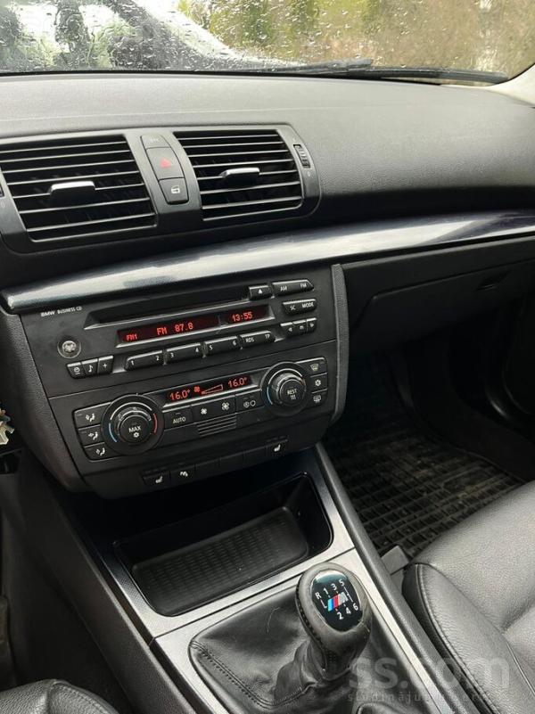 Black BMW 118 2005 in Gulbene, with an engine capacity of 2.00 L and mileage of 457 thousand km for 2000 €, photo 6 on AUTOMOTO.COM.LV