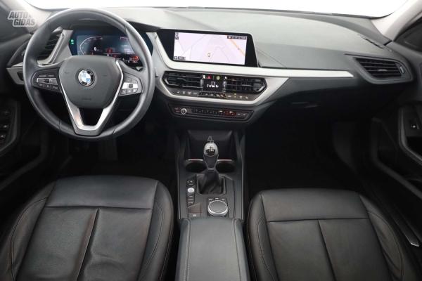 Melns BMW 118 2021 Kauņa, ar dzinēja tilpumu 1.50 L un nobraukumu 53 tūkst. km par 23420 €, foto 9 vietnē AUTOMOTO.COM.LV