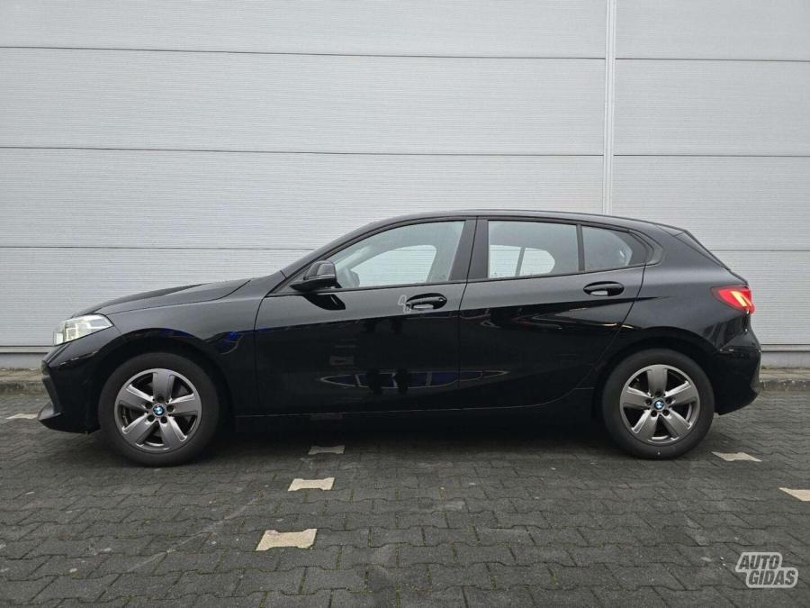 Melns BMW 118 2022 Kauņa, ar dzinēja tilpumu 1.50 L un nobraukumu 90 tūkst. km par 21383 €, foto 3 vietnē AUTOMOTO.COM.LV