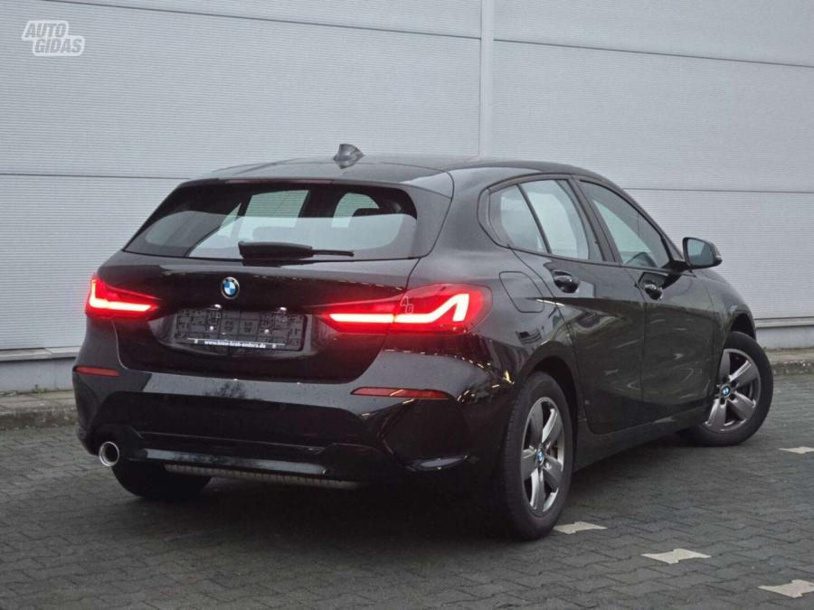 Melns BMW 118 2022 Kauņa, ar dzinēja tilpumu 1.50 L un nobraukumu 90 tūkst. km par 21383 €, foto 5 vietnē AUTOMOTO.COM.LV