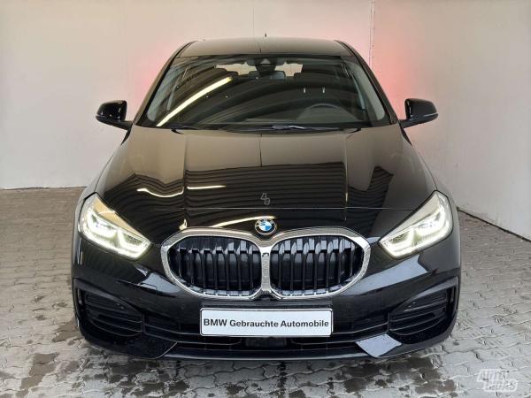 Black BMW 118 2022 in Kaunas, with an engine capacity of 1.50 L and mileage of 21 thousand km for 25771 €, photo 2 on AUTOMOTO.COM.LV