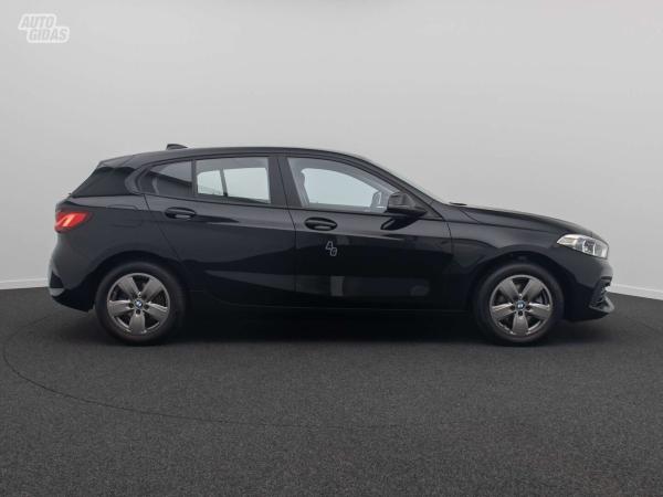 Black BMW 118 2022 in Kaunas, with an engine capacity of 1.50 L and mileage of 35 thousand km for 22914 €, photo 5 on AUTOMOTO.COM.LV