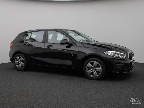 Melns BMW 118 2022 Kauņa, ar dzinēja tilpumu 1.50 L un nobraukumu 47 tūkst. km par 22914 €, foto 4 vietnē AUTOMOTO.COM.LV