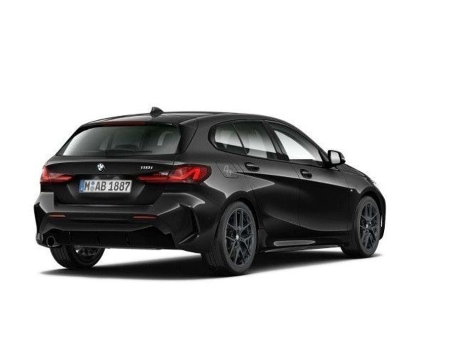Melns BMW 118 2022 Kauņa, ar dzinēja tilpumu 1.50 L un nobraukumu 24 tūkst. km par 27804 €, foto 2 vietnē AUTOMOTO.COM.LV
