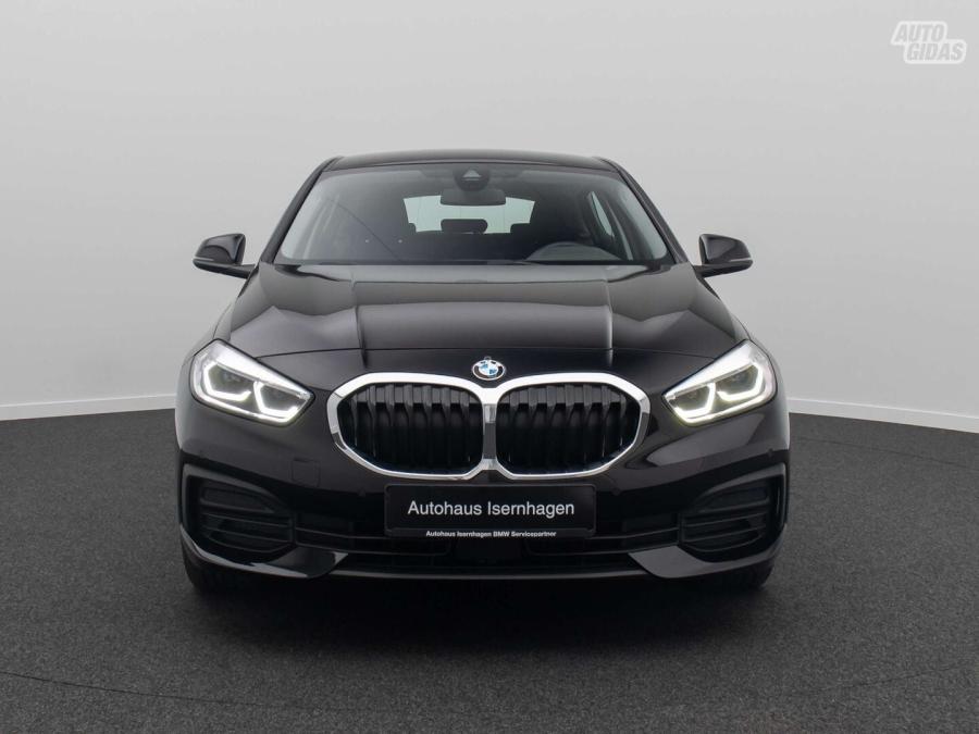 Melns BMW 118 2022 Kauņa, ar dzinēja tilpumu 1.50 L un nobraukumu 43 tūkst. km par 22914 €, foto 2 vietnē AUTOMOTO.COM.LV