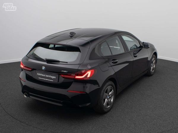 Black BMW 118 2022 in Kaunas, with an engine capacity of 1.50 L and mileage of 43 thousand km for 22914 €, photo 7 on AUTOMOTO.COM.LV