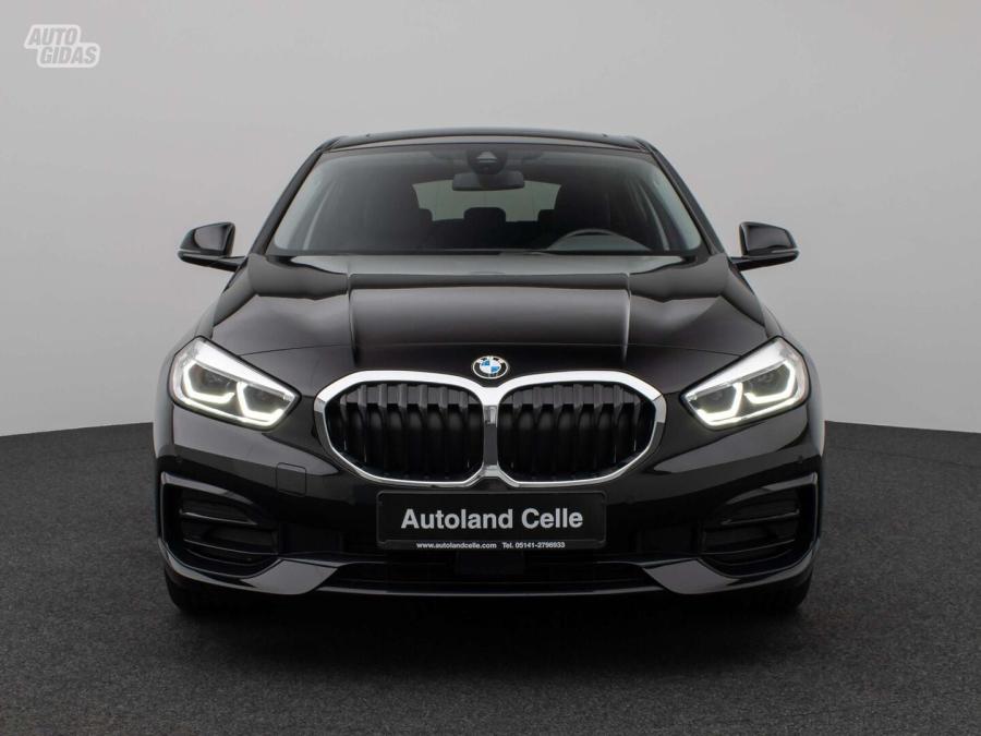 Black BMW 118 2022 in Kaunas, with an engine capacity of 1.50 L and mileage of 33 thousand km for 25489 €, photo 2 on AUTOMOTO.COM.LV