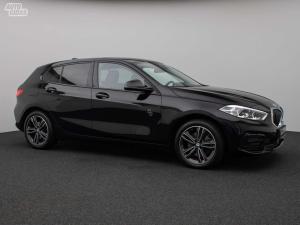Black BMW 118 2022 in Kaunas, with an engine capacity of 1.50 L and mileage of 33 thousand km for 25489 €, photo 4 on AUTOMOTO.COM.LV