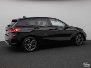 Black BMW 118 2022 in Kaunas, with an engine capacity of 1.50 L and mileage of 33 thousand km for 25489 €, photo 6 on AUTOMOTO.COM.LV