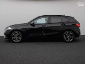 Black BMW 118 2022 in Kaunas, with an engine capacity of 1.50 L and mileage of 33 thousand km for 25489 €, photo 11 on AUTOMOTO.COM.LV
