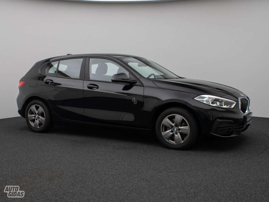 Melns BMW 118 2022 Kauņa, ar dzinēja tilpumu 1.50 L un nobraukumu 47 tūkst. km par 22914 €, foto 4 vietnē AUTOMOTO.COM.LV