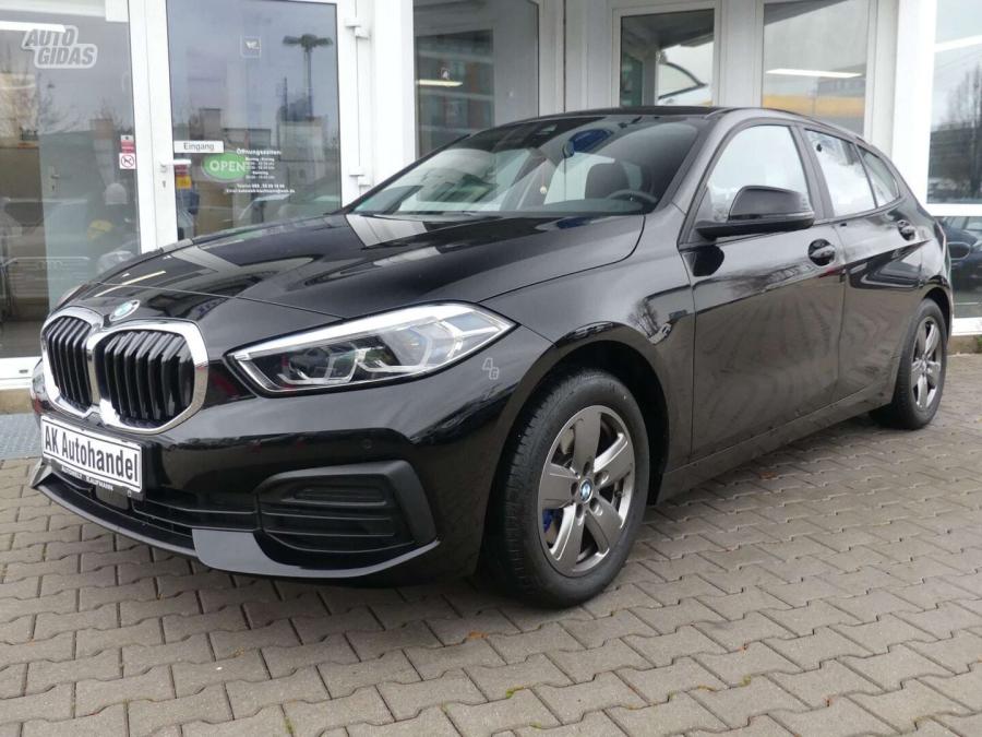 Black BMW 118 2022 in Kaunas, with an engine capacity of 1.50 L and mileage of 41 thousand km for 23317 €, photo 1 on AUTOMOTO.COM.LV