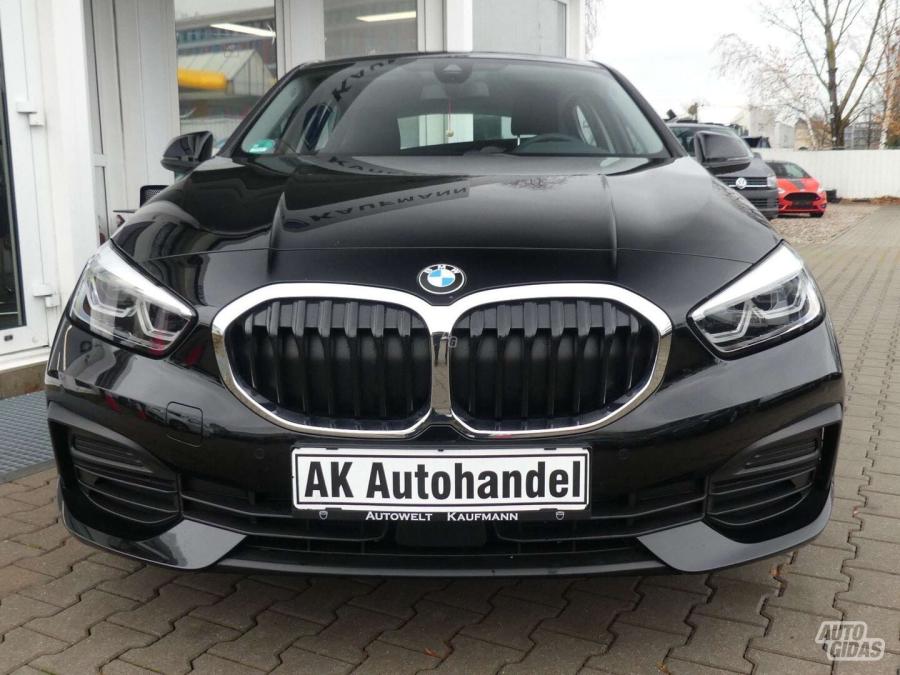 Black BMW 118 2022 in Kaunas, with an engine capacity of 1.50 L and mileage of 41 thousand km for 23317 €, photo 2 on AUTOMOTO.COM.LV