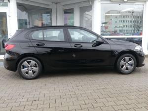 Black BMW 118 2022 in Kaunas, with an engine capacity of 1.50 L and mileage of 41 thousand km for 23317 €, photo 4 on AUTOMOTO.COM.LV