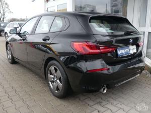 Black BMW 118 2022 in Kaunas, with an engine capacity of 1.50 L and mileage of 41 thousand km for 23317 €, photo 8 on AUTOMOTO.COM.LV