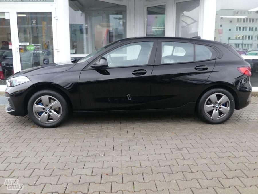 Black BMW 118 2022 in Kaunas, with an engine capacity of 1.50 L and mileage of 41 thousand km for 23317 €, photo 9 on AUTOMOTO.COM.LV
