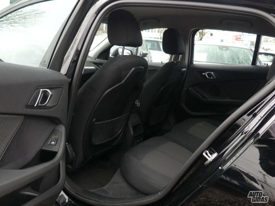 Black BMW 118 2022 in Kaunas, with an engine capacity of 1.50 L and mileage of 41 thousand km for 23317 €, photo 15 on AUTOMOTO.COM.LV