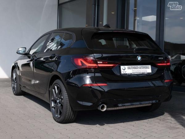 Black BMW 118 2023 in Kaunas, with an engine capacity of 1.50 L and mileage of 29 thousand km for 23729 €, photo 2 on AUTOMOTO.COM.LV