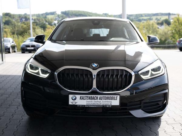 Black BMW 118 2023 in Kaunas, with an engine capacity of 1.50 L and mileage of 29 thousand km for 23729 €, photo 3 on AUTOMOTO.COM.LV