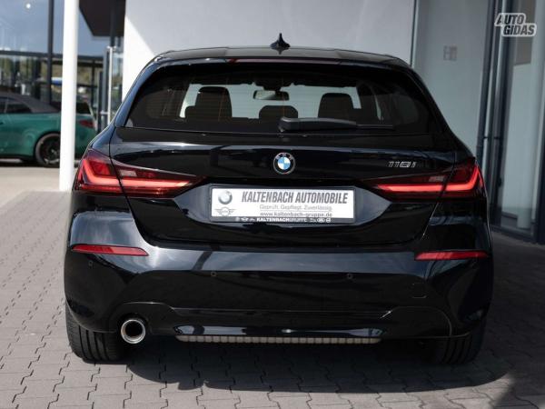 Black BMW 118 2023 in Kaunas, with an engine capacity of 1.50 L and mileage of 29 thousand km for 23729 €, photo 5 on AUTOMOTO.COM.LV