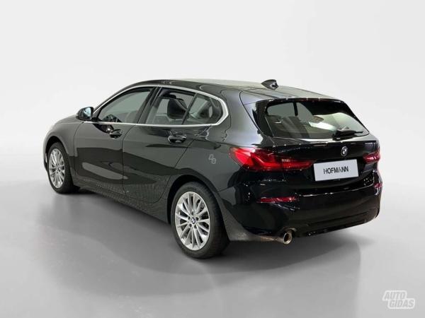 Black BMW 118 2023 in Kaunas, with an engine capacity of 1.50 L and mileage of 52 thousand km for 26776 €, photo 5 on AUTOMOTO.COM.LV