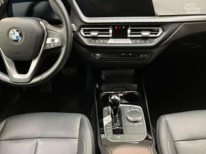 Melns BMW 118 2023 Kauņa, ar dzinēja tilpumu 1.50 L un nobraukumu 52 tūkst. km par 26776 €, foto 9 vietnē AUTOMOTO.COM.LV