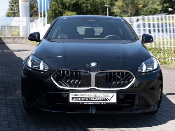 Black BMW 118 2024 in Kaunas, with an engine capacity of 2.00 L and mileage of 21 thousand km for 32690 €, photo 3 on AUTOMOTO.COM.LV