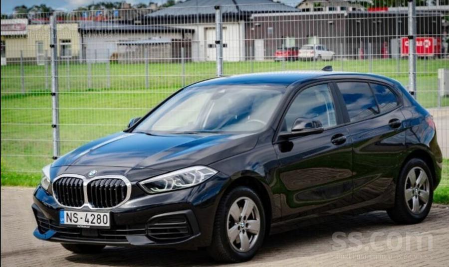 Black BMW 118 2021 in Riga, with an engine capacity of 1.50 L and mileage of 119 thousand km for 16500 €, photo 3 on AUTOMOTO.COM.LV