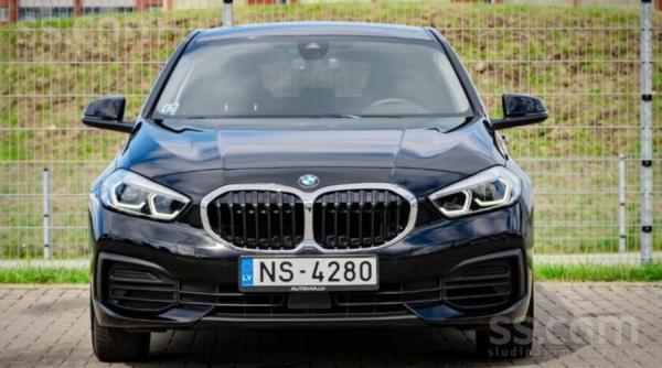 Black BMW 118 2021 in Riga, with an engine capacity of 1.50 L and mileage of 119 thousand km for 16500 €, photo 3 on AUTOMOTO.COM.LV