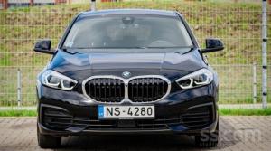 Black BMW 118 2021 in Riga, with an engine capacity of 1.50 L and mileage of 119 thousand km for 16500 €, photo 4 on AUTOMOTO.COM.LV