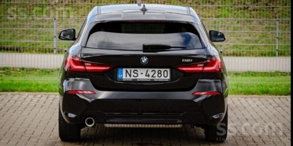 Black BMW 118 2021 in Riga, with an engine capacity of 1.50 L and mileage of 119 thousand km for 16500 €, photo 6 on AUTOMOTO.COM.LV